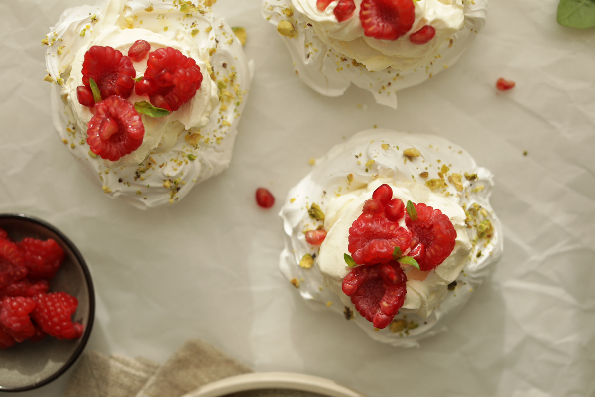 MINI PAVLOVAS CON PISTACHIOS – Alicia's